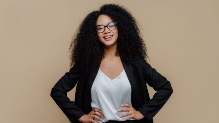 As Melhores Poses para Fotos de Formatura Individual | Arthur Caliman